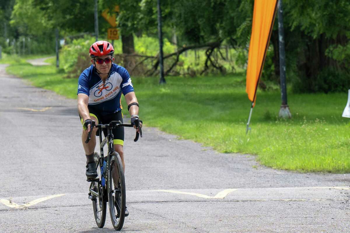 Photos: Cyclists travel N.Y. to fight cancer