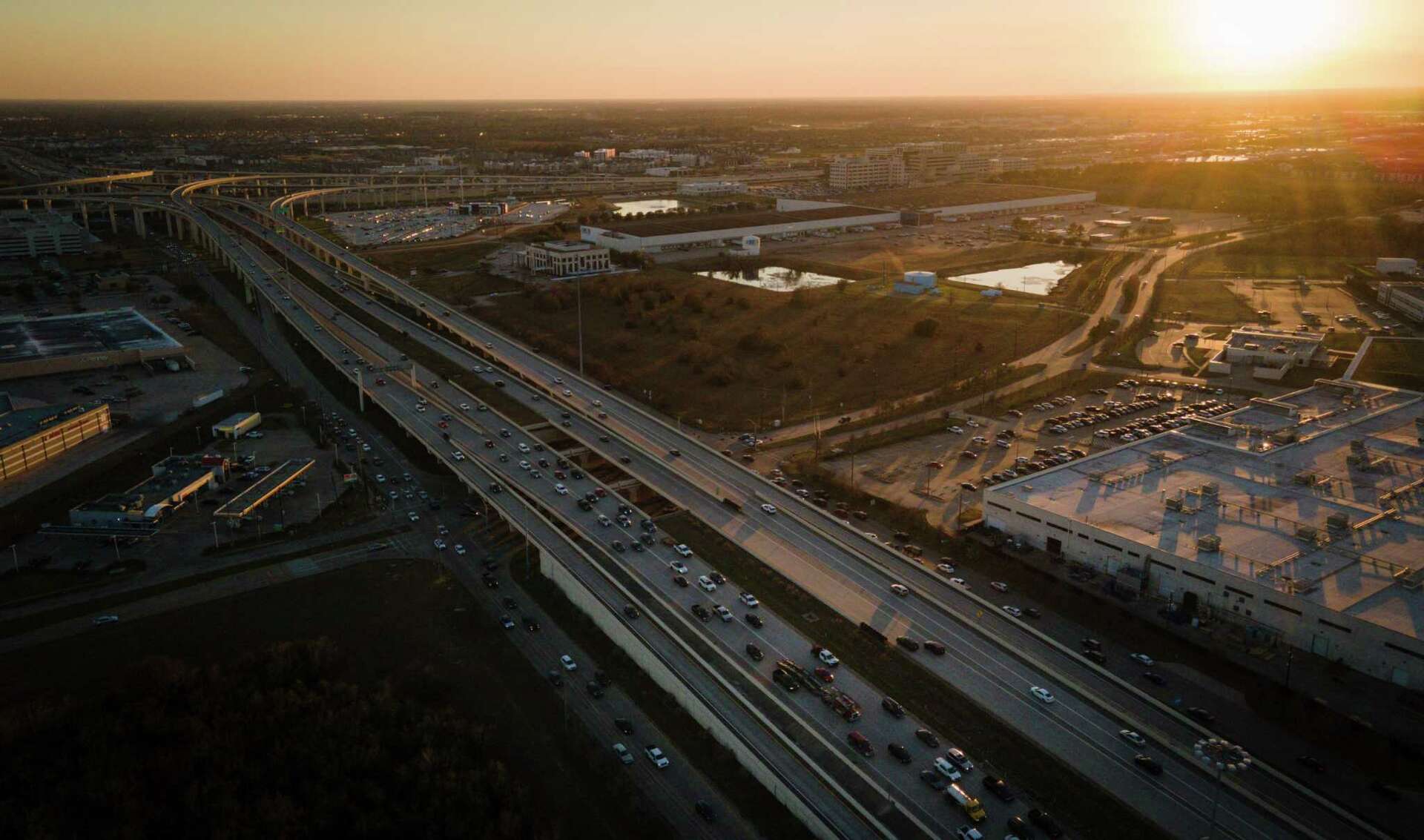 Texas officials approve record $100B road spending plan