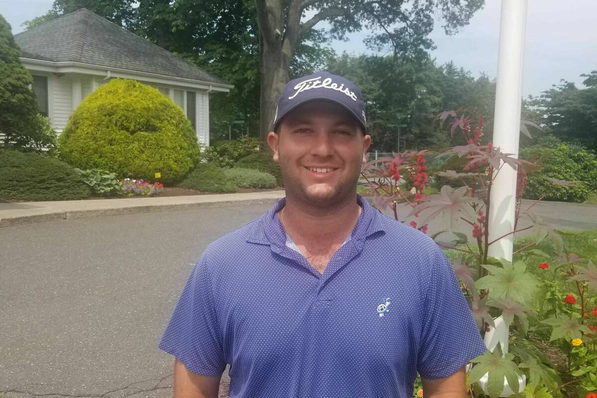 Connecticut golfer Andrew Sciarretta caddied at Travelers Championship