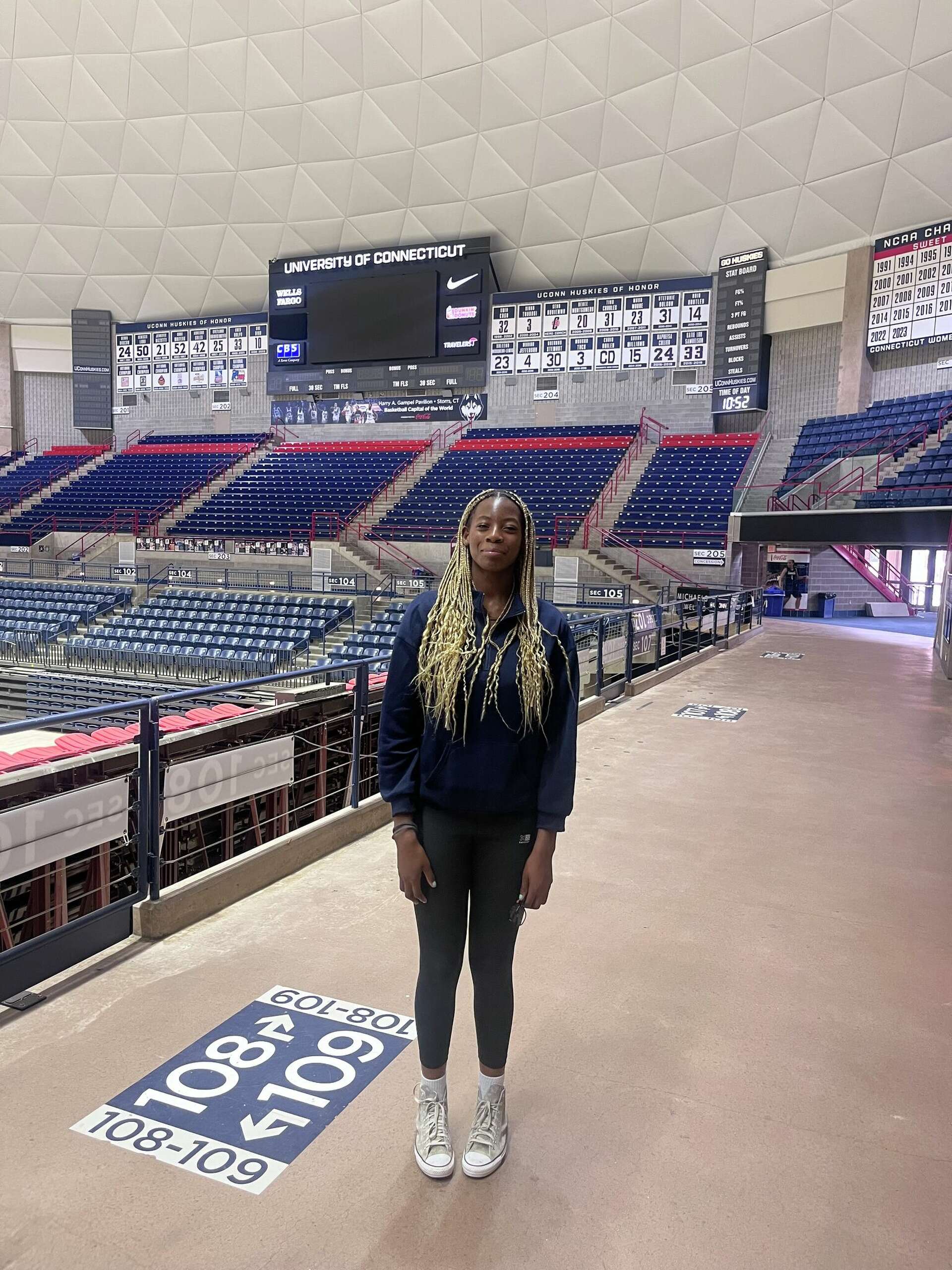 How UConn women's basketball landed recruit Gandy Malou-Mamel
