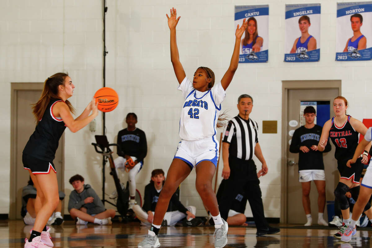 How UConn women's basketball landed recruit Gandy Malou-Mamel