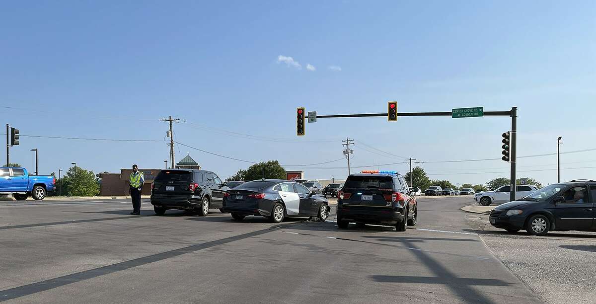 2-vehicle crash diverted traffic off of Troy Road in Edwardsville