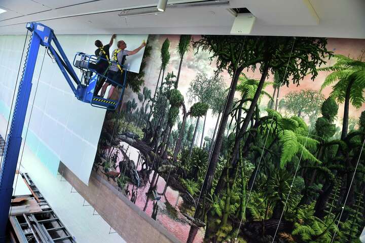 Yale Peabody's beloved Age of Reptiles mural unveiled after 3 years
