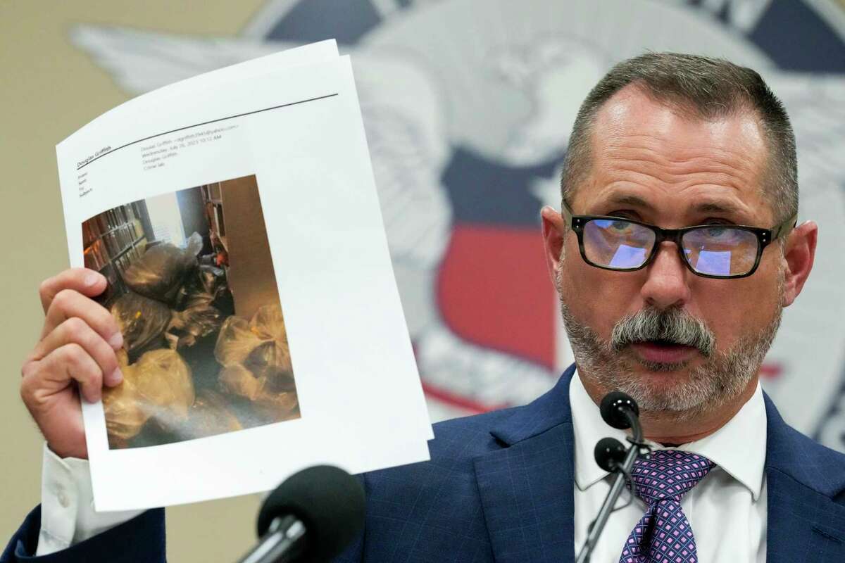 What went wrong at Houston's crime lab? Let's examine the evidence.