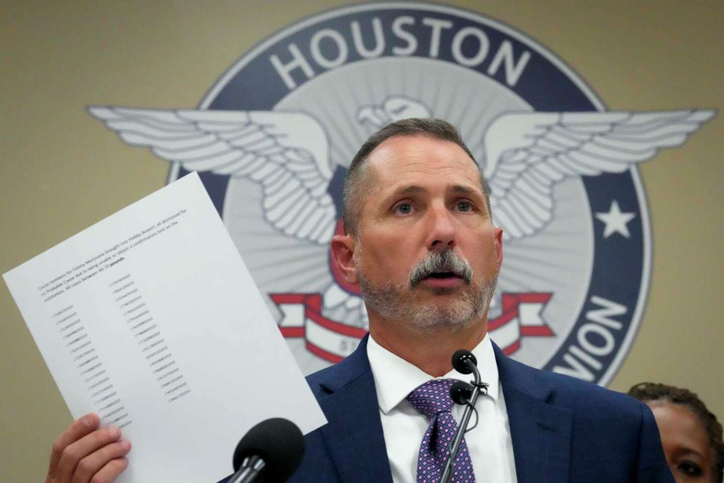 Forensics backlog leads to calls for center resignations