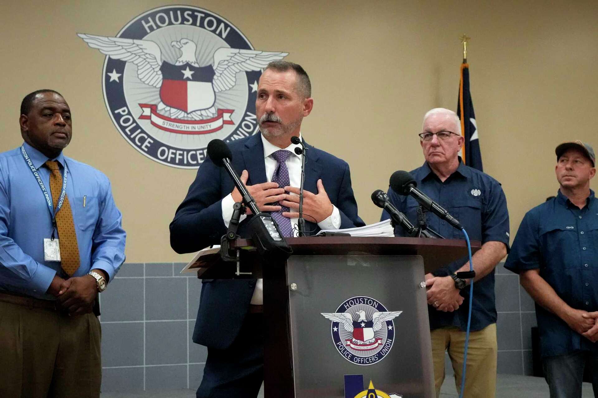 Forensics backlog leads to calls for center resignations