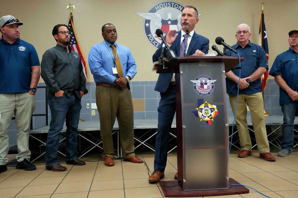 Houston police union calls NYPD officers to apply after Mamdani win