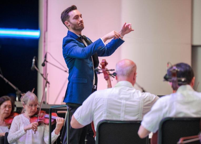 David Dow Bentley III: Houston Symphony soars with Cirque de la ...