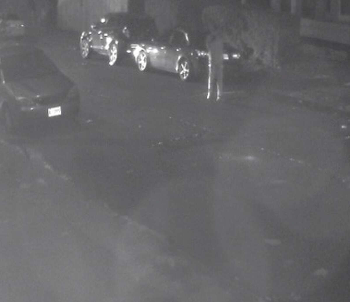 Police looking for person that shot 8-year-old in Bridgeport
