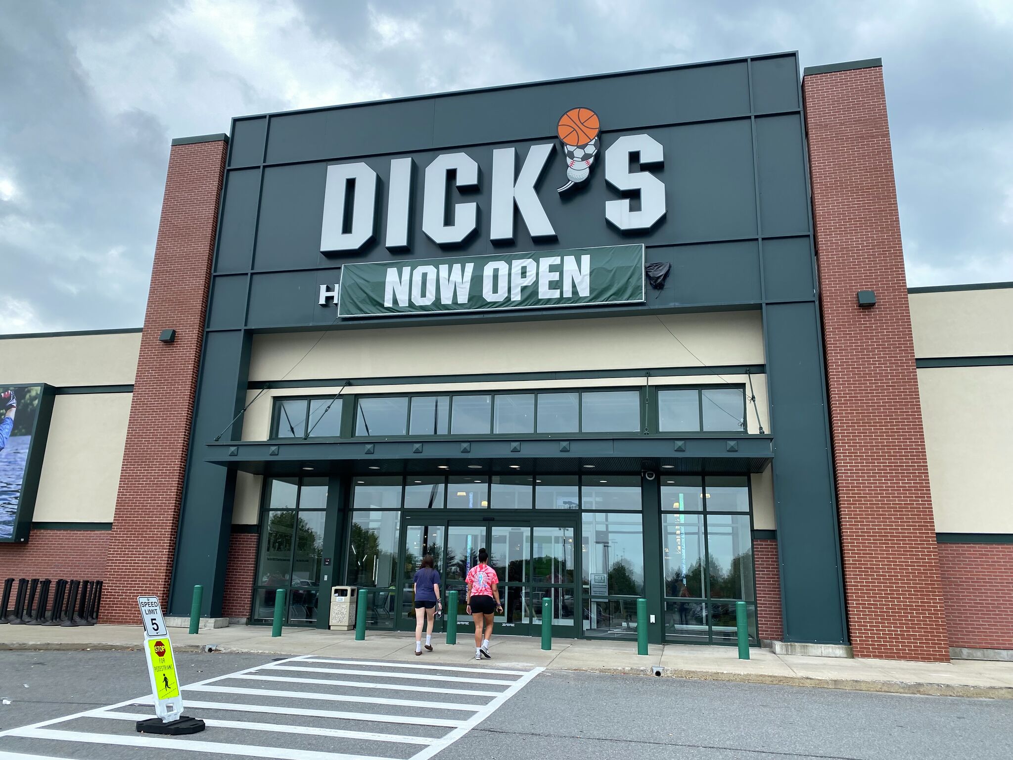 Albany woman charged in robbery, bat attack at Dick's sporting goods