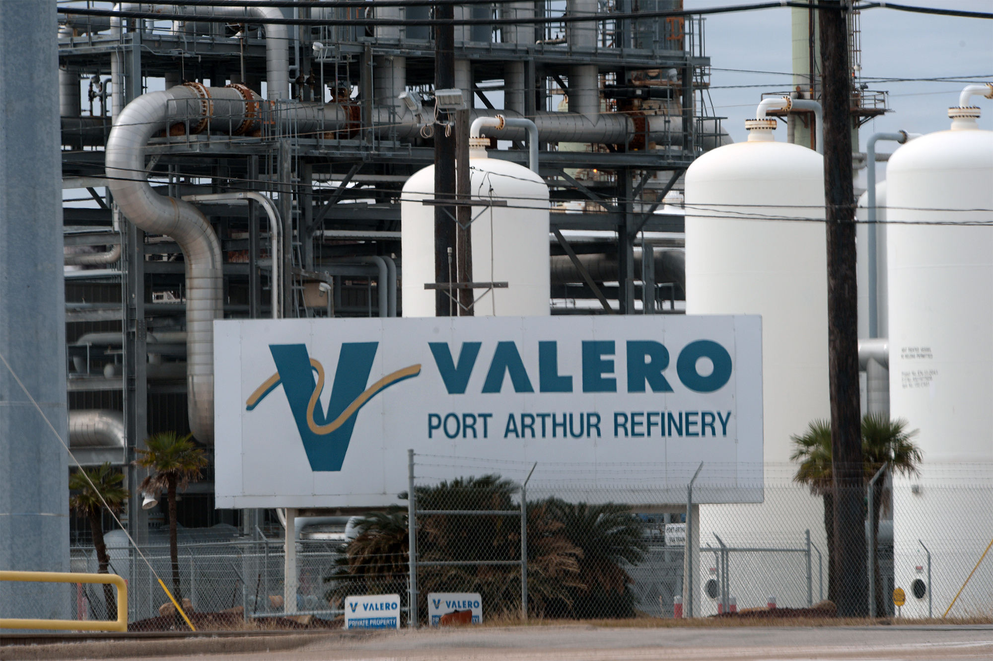 Valero Energy profits fall as refining margins are squeezed