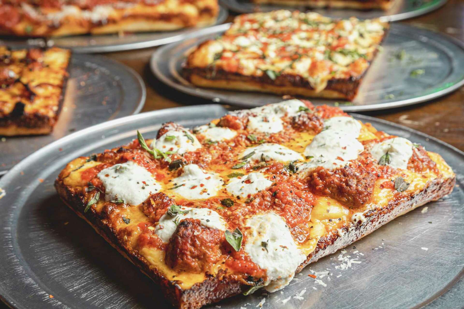 Gold Tooth Tony's Houston review: Detroit-style pizzas with bold quirk