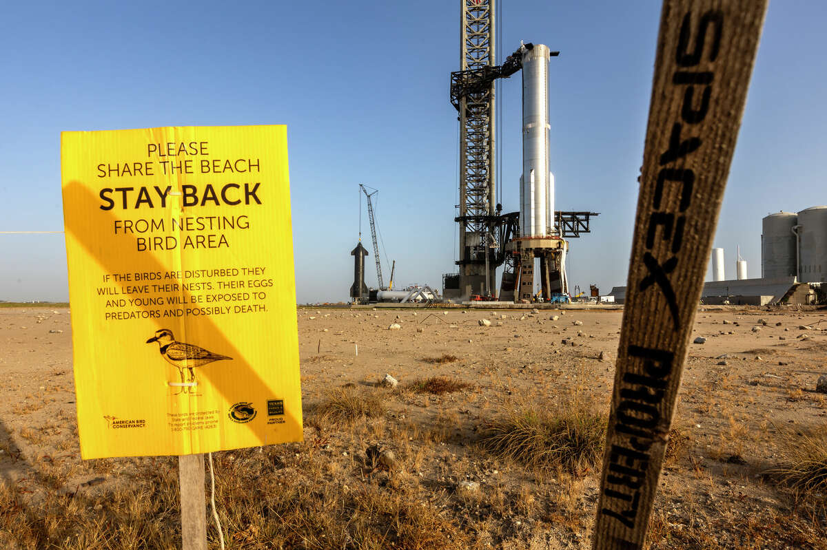 Groups push to reinstate lawsuit to bar closing beaches for SpaceX