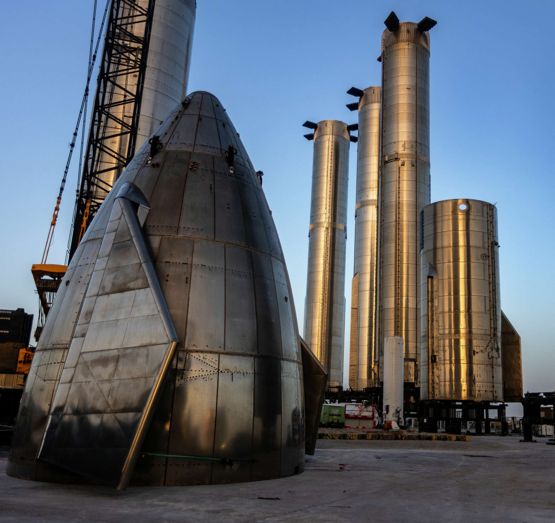 SpaceX completes static fire test of Super Heavy booster engines
