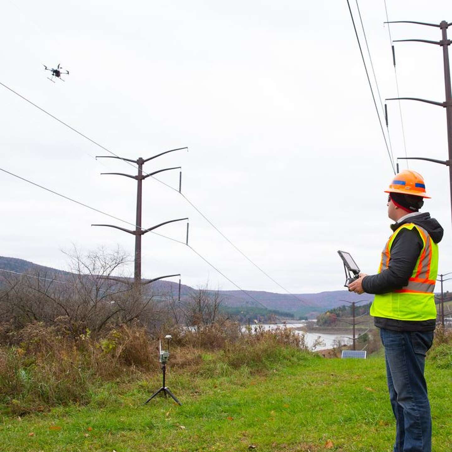 Advocacy group urges power authority to build renewable energy sources