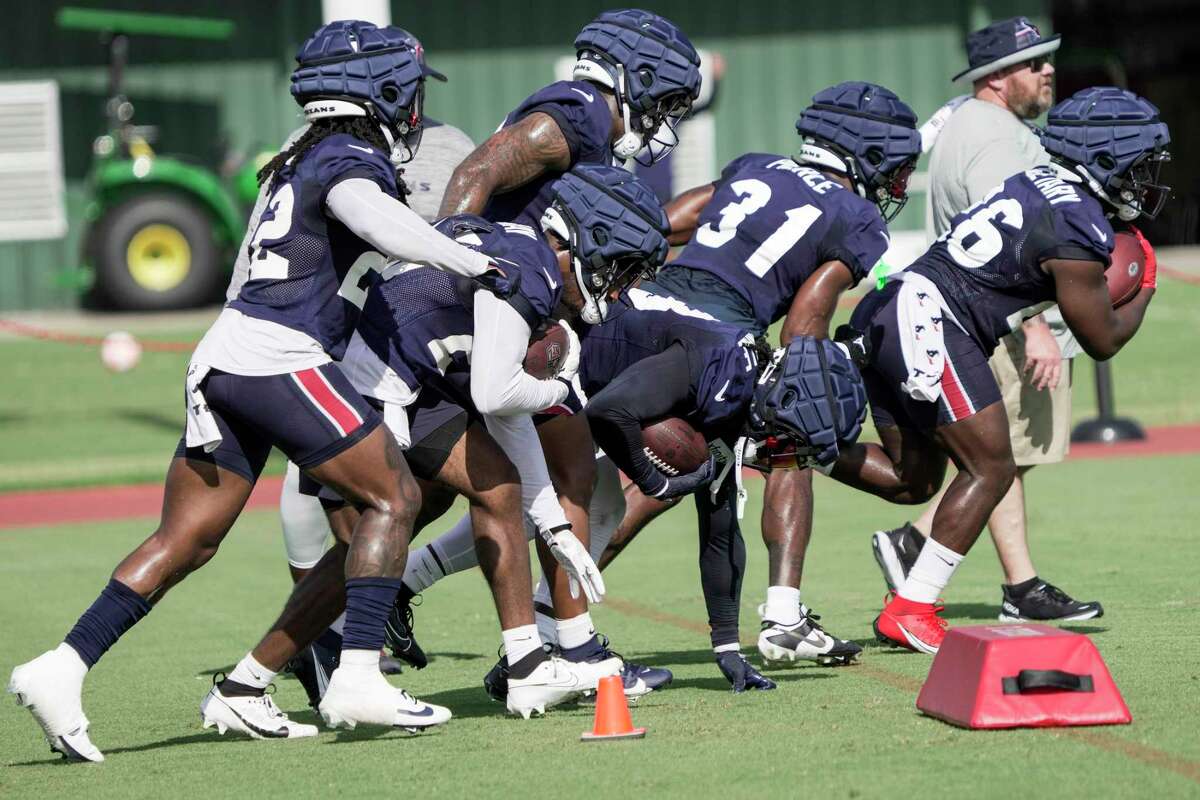 Houston Texans: Dameon Pierce should be a key cog in revamped offense