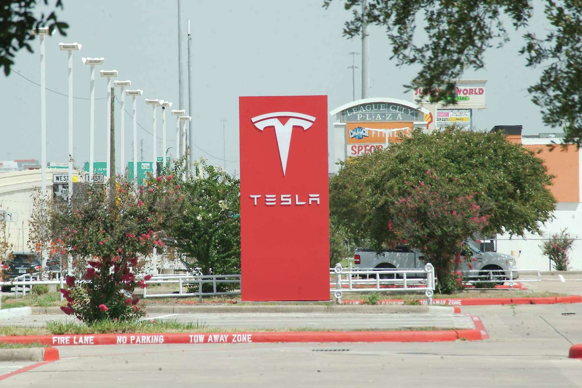Tesla opens new Houston area showroom and service center
