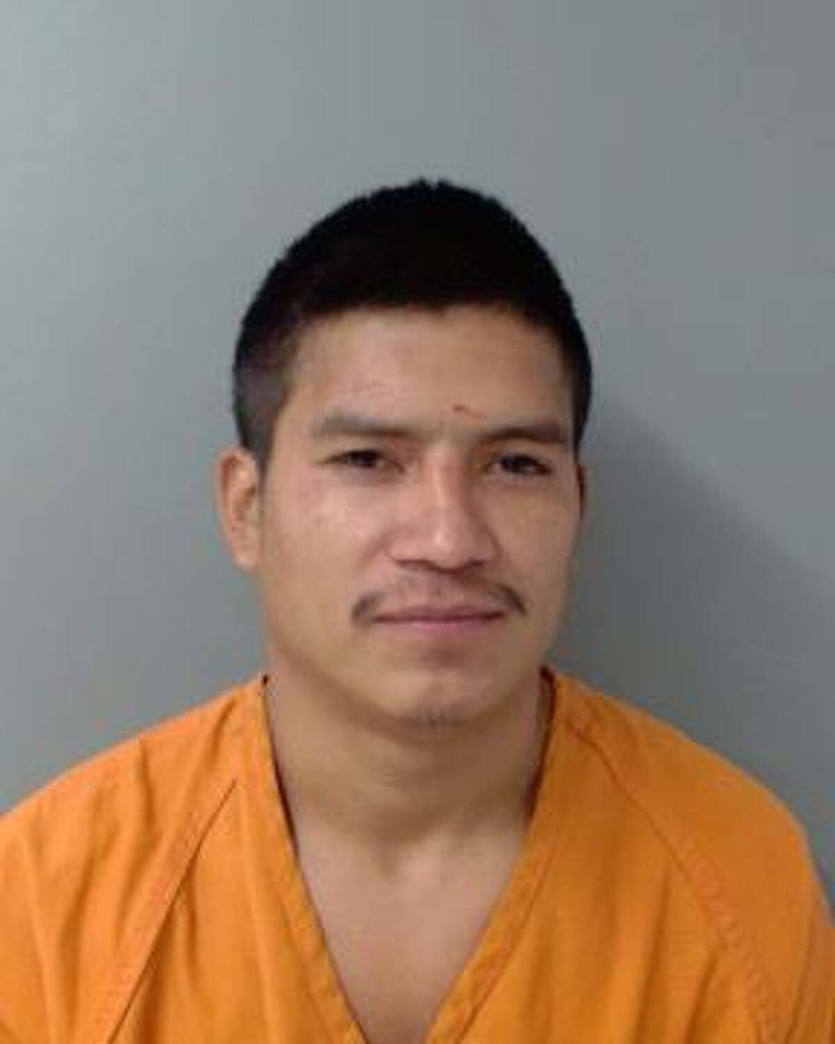 Alleged "Pistolero' assaults 3 Laredo police officers