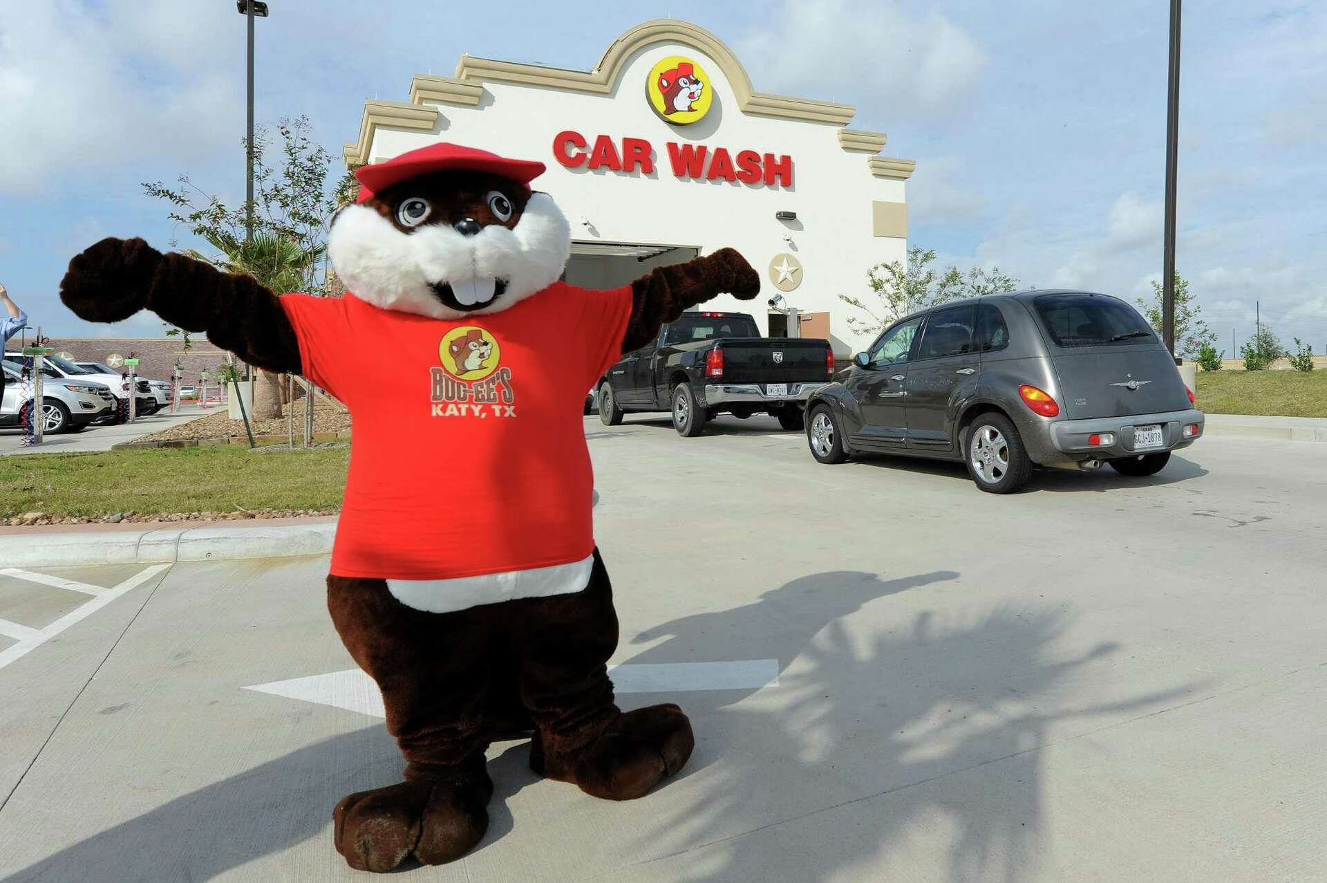 Buc-ee’s alleges San Antonio resident is infringing on beaver logo