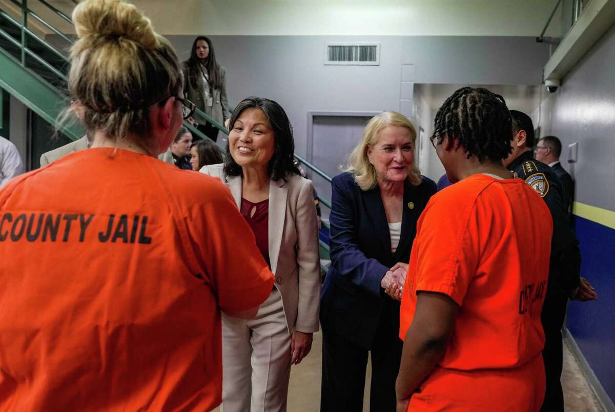 Labor secretary Julie Su tours women's programs at Harris County Jail