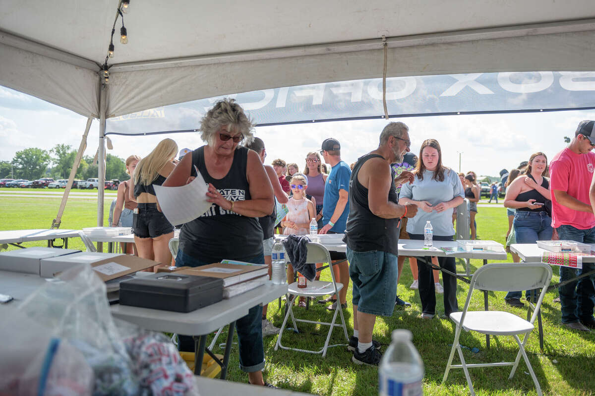 Bailey Zimmerman rocks Tailgates N’ Tallboys Festival in Midland