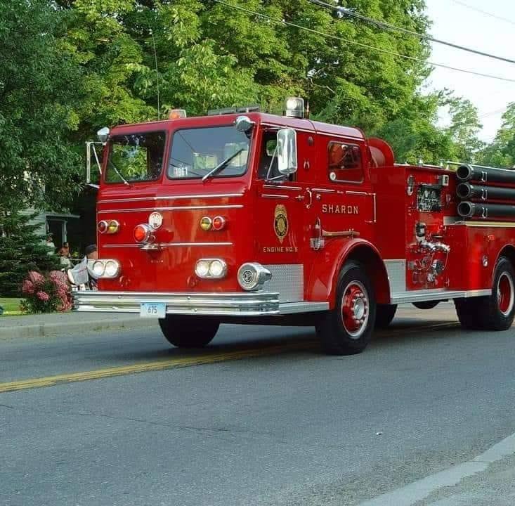 Fire erupts at Sharon Country Club maintenance building