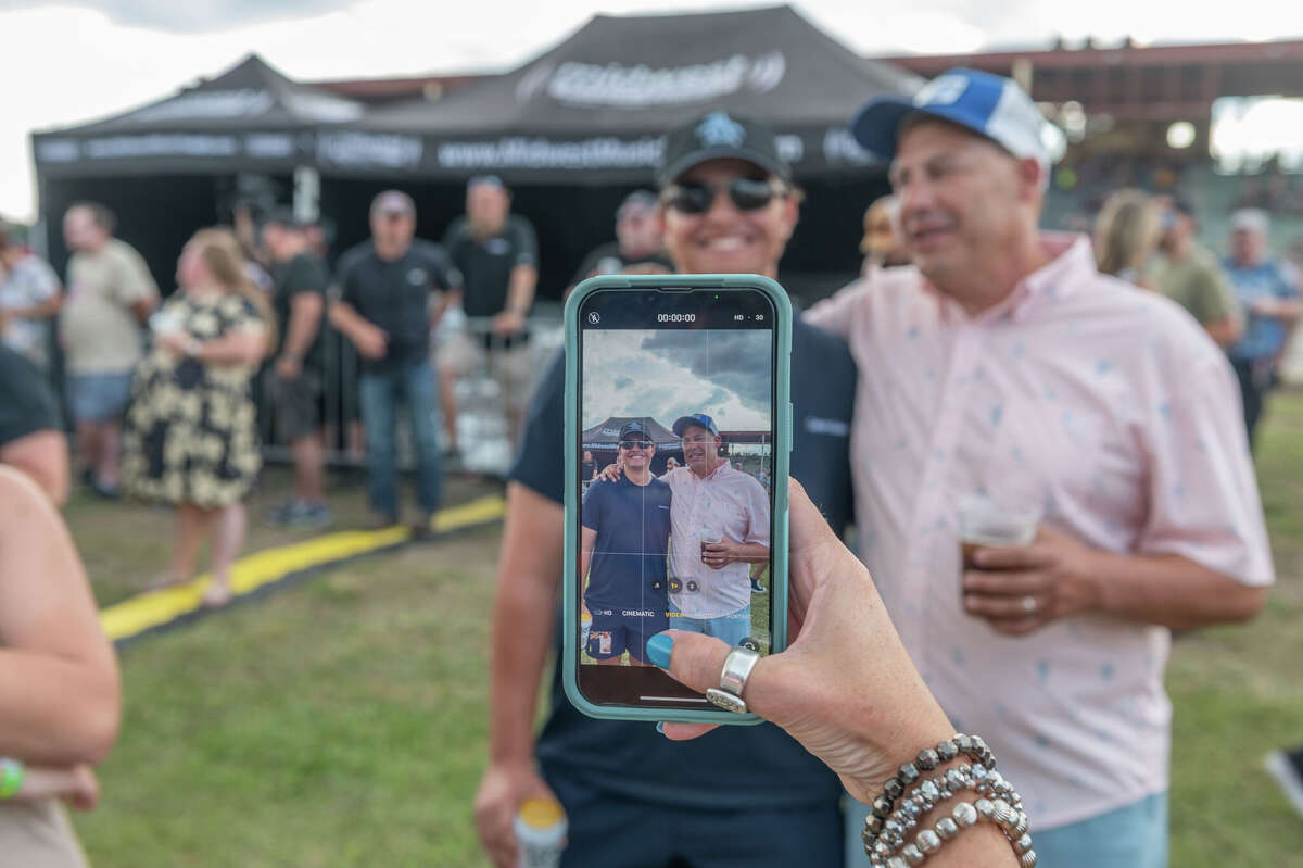 Bailey Zimmerman rocks Tailgates N’ Tallboys Festival in Midland