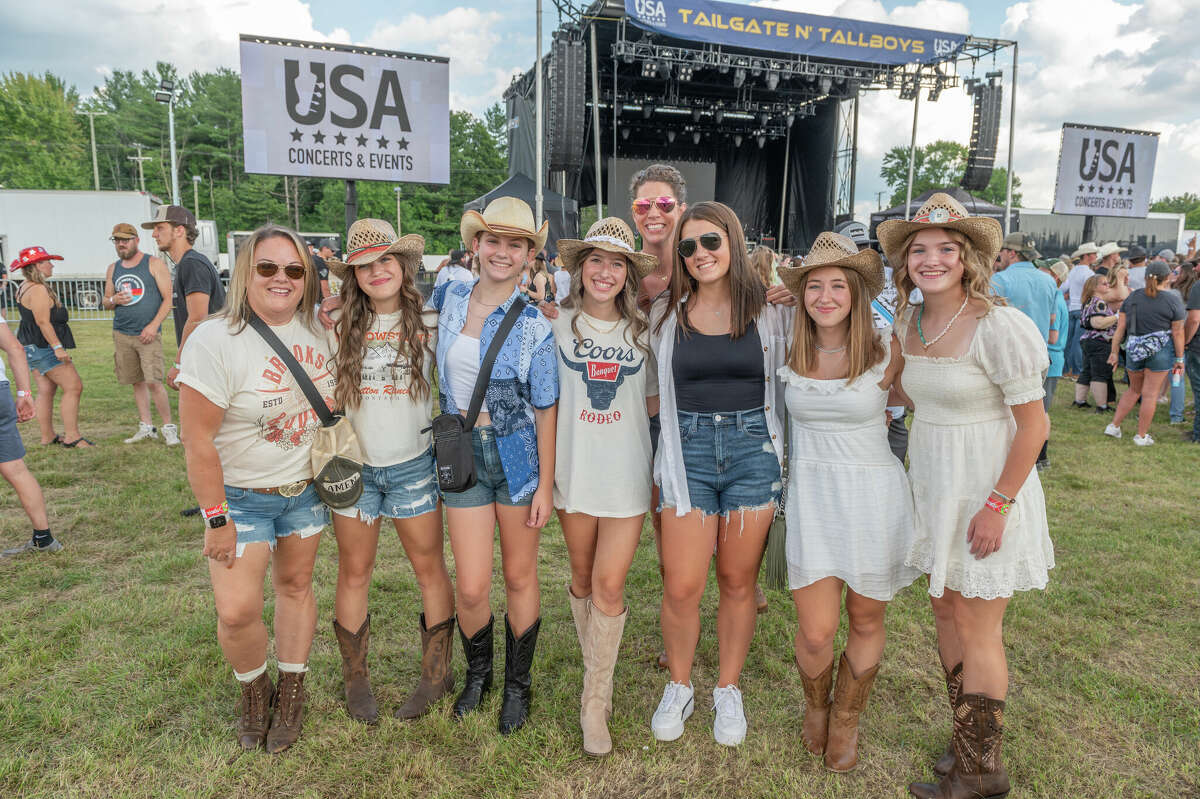 Bailey Zimmerman rocks Tailgates N’ Tallboys Festival in Midland