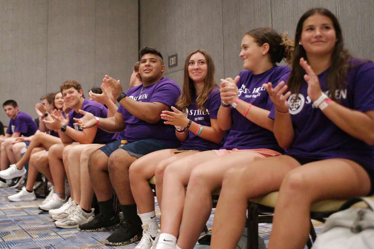 1,000 young Catholics gather for archdiocese's annual conference