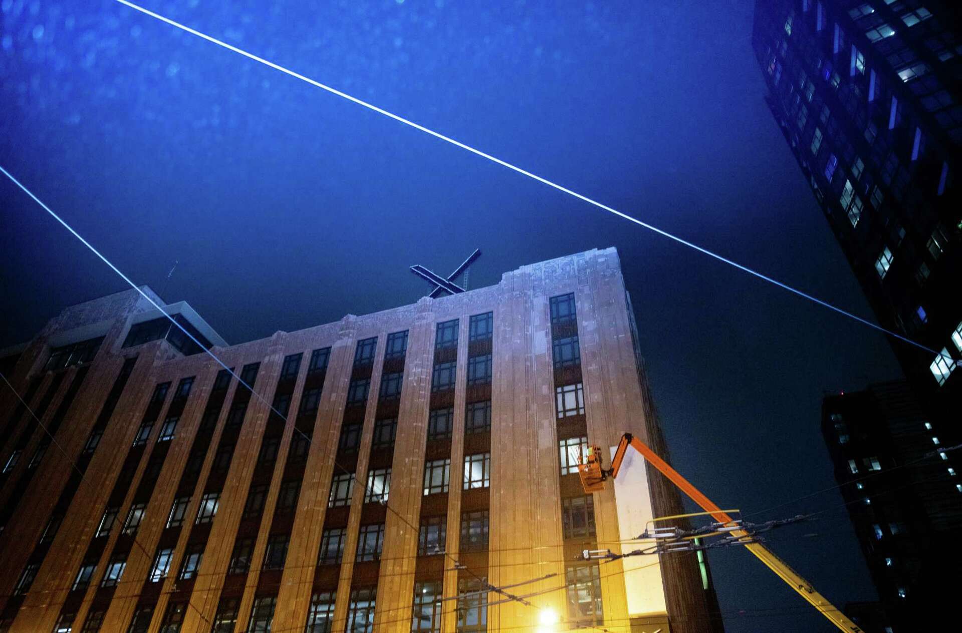 ‘Unsafe’ giant X sign atop S.F. Twitter building sparks furor