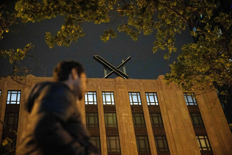 ‘Unsafe’ giant X sign atop S.F. Twitter building sparks furor