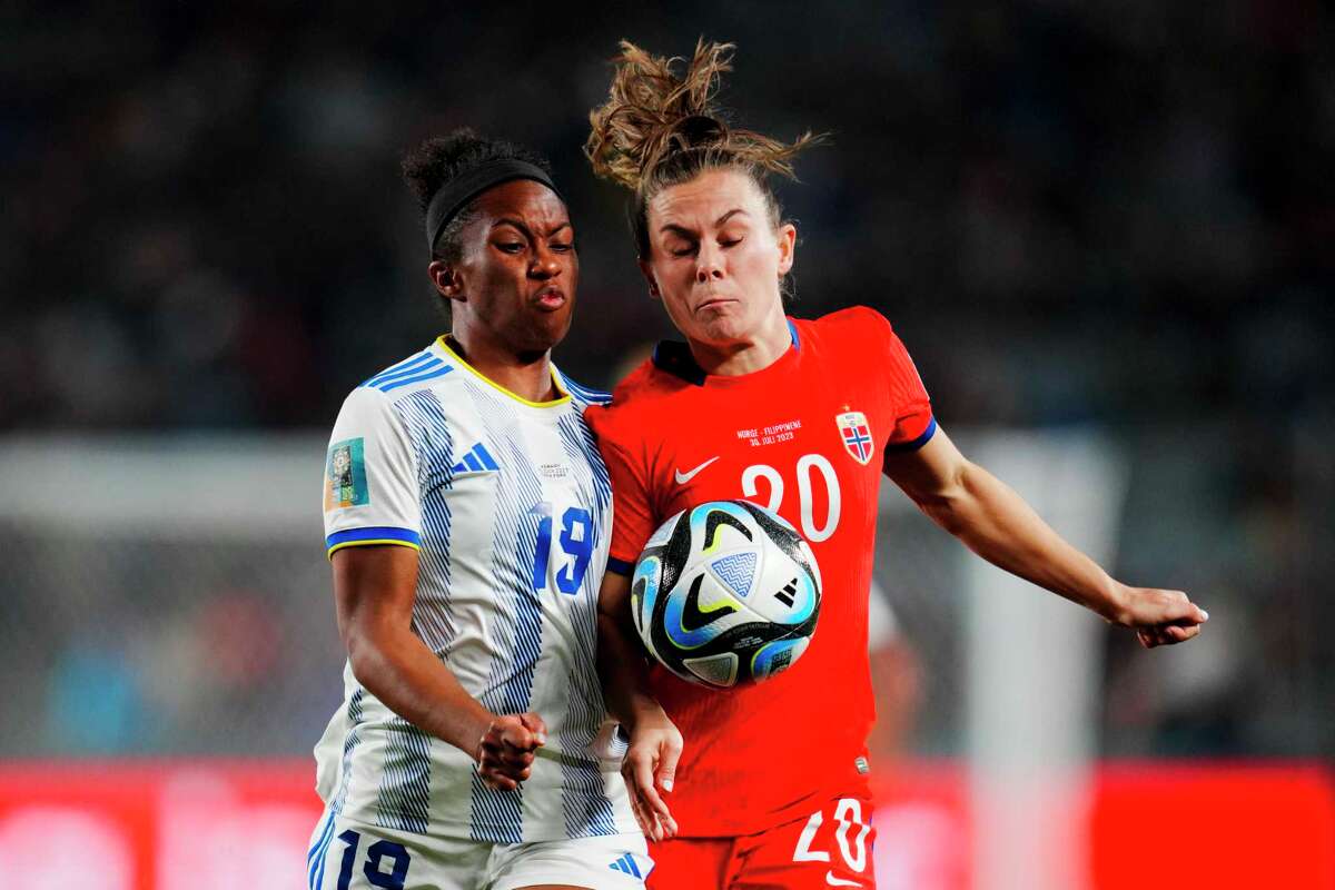 Norway moves into knockout round at women's World Cup