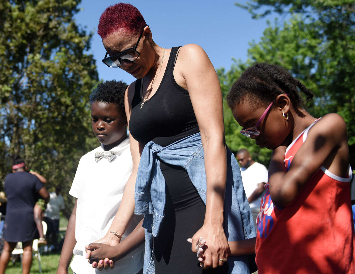 Dozens celebrate life of Stamford Rev. Tommie Jackson at Boccuzzi Park