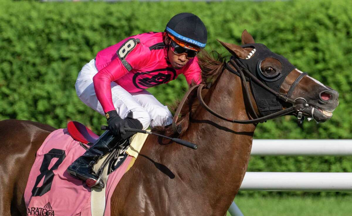 9-year-old gelding wins Saratoga's Sunday feature race