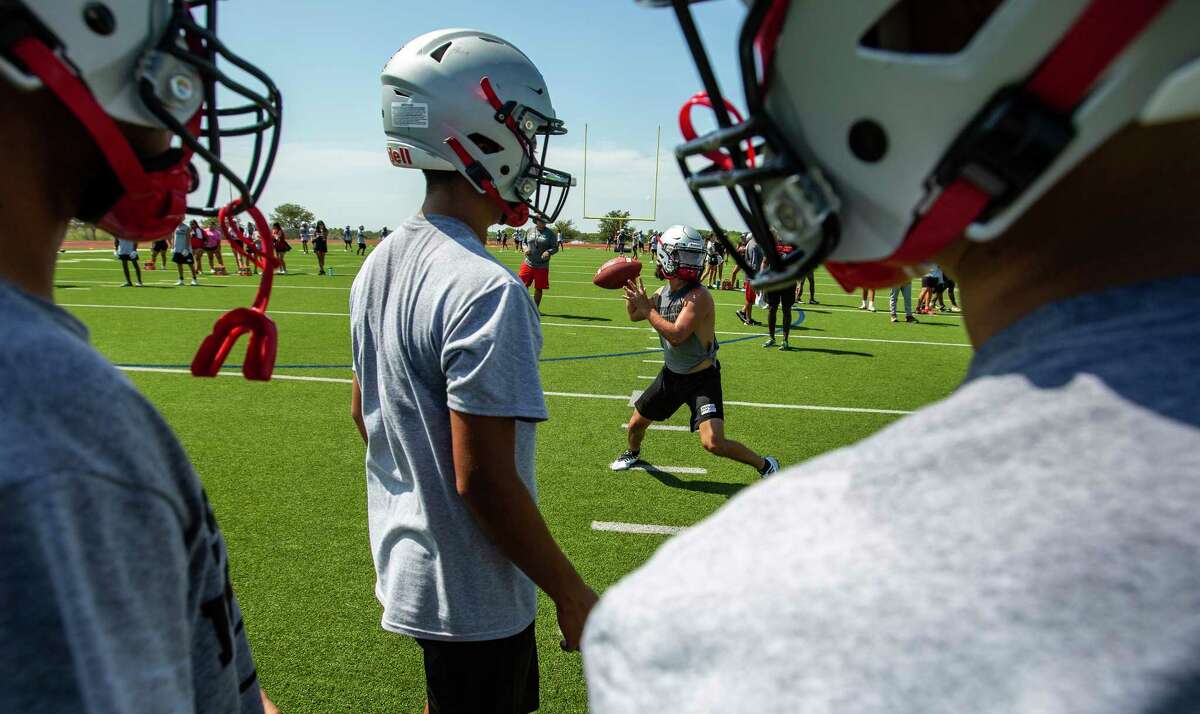 Stevens High School begins new era with Ryan Luna at quarterback