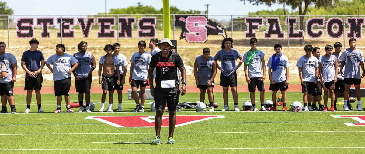 Stevens High School begins new era with Ryan Luna at quarterback