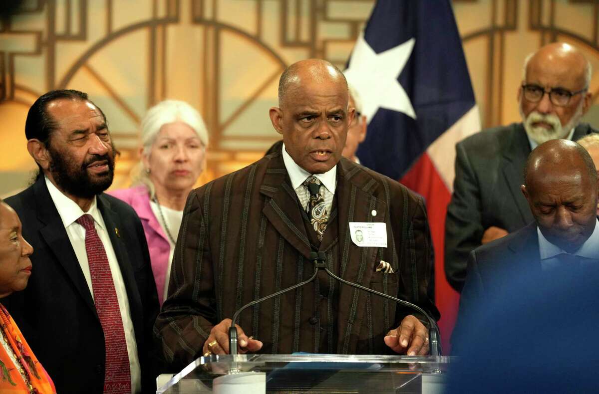 HISD library closures prompt Saturday community rally