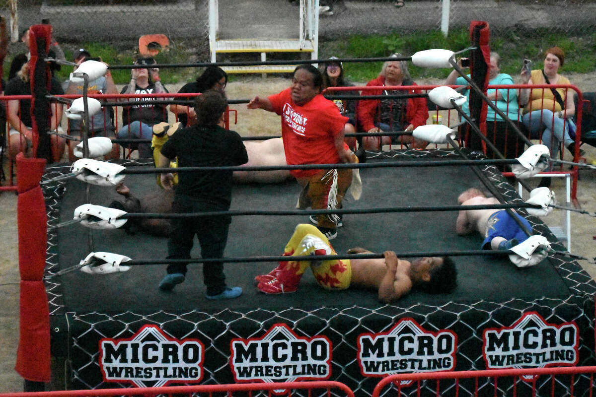 PHOTOS: Micro Wrestling comes to Big Rapids in West Michigan