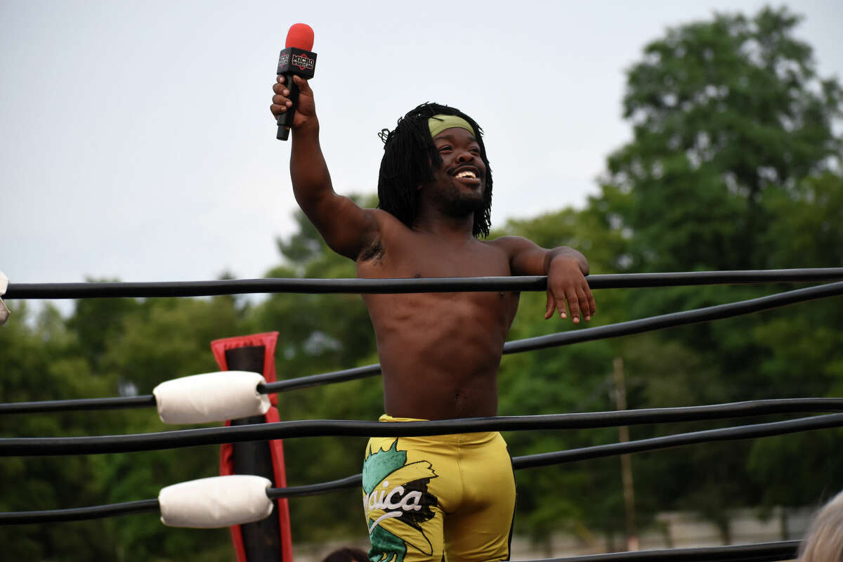 PHOTOS: Micro Wrestling comes to Big Rapids in West Michigan