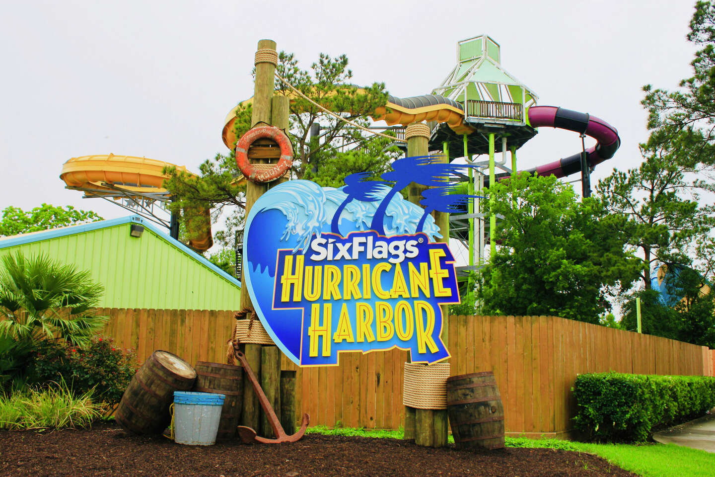 Hurricane Harbor Splashtown: Best things to do, see and eat