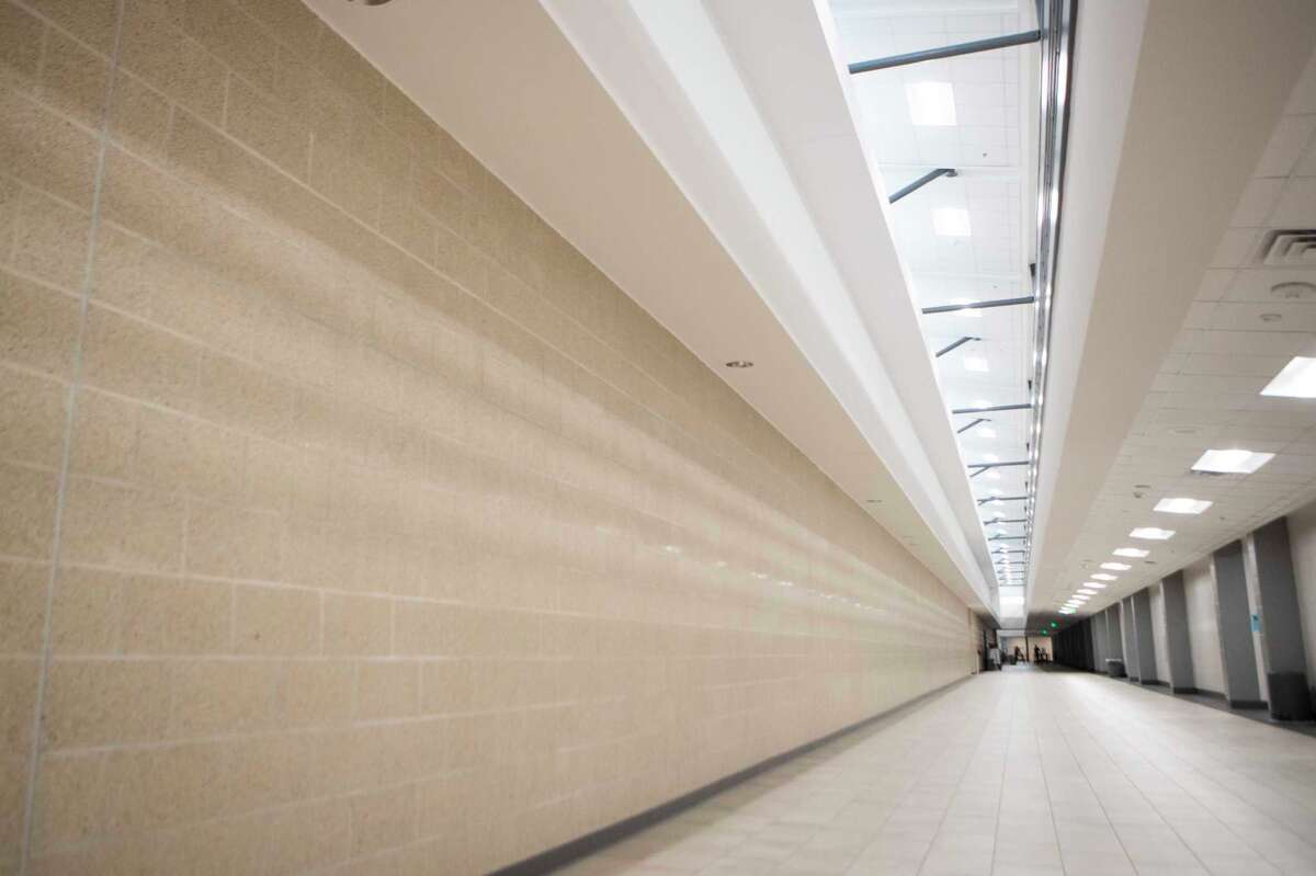 Conroe grads reflect on school's evolution as students return to class