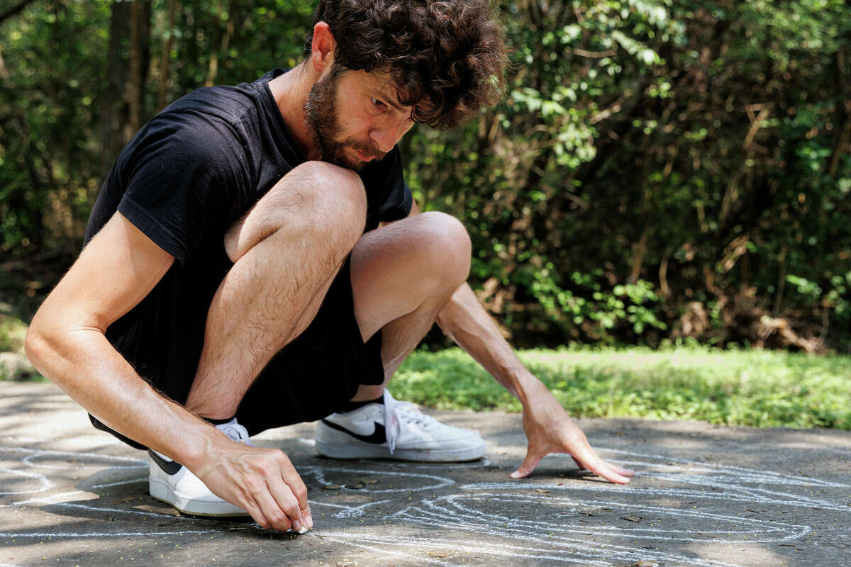 Leon Valley will cough up $16,500 to chalk artist it arrested