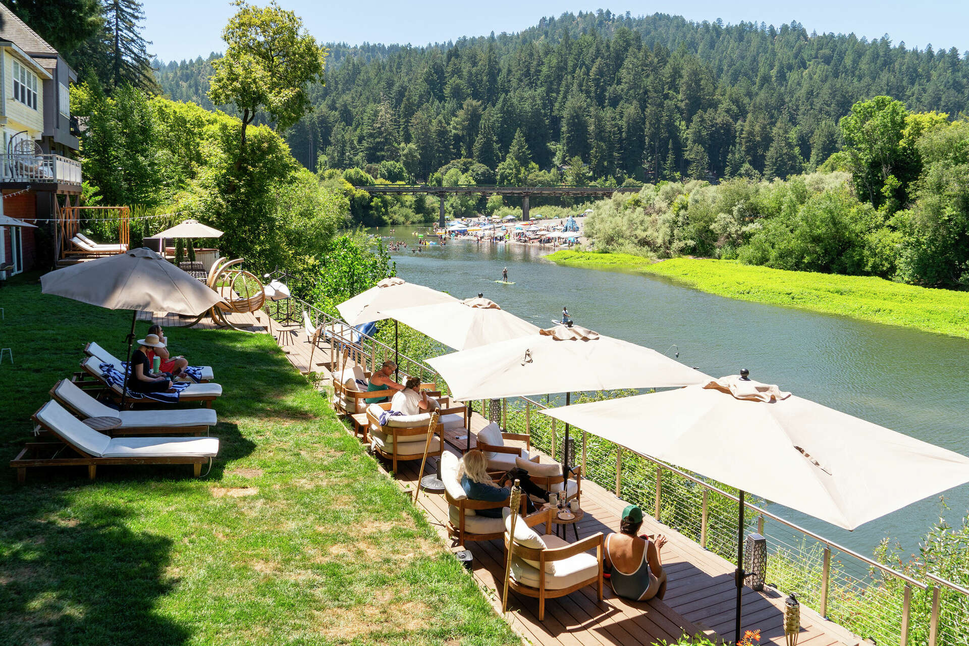 Gossip from secretive Bohemian Grove event spills into nearby hotel