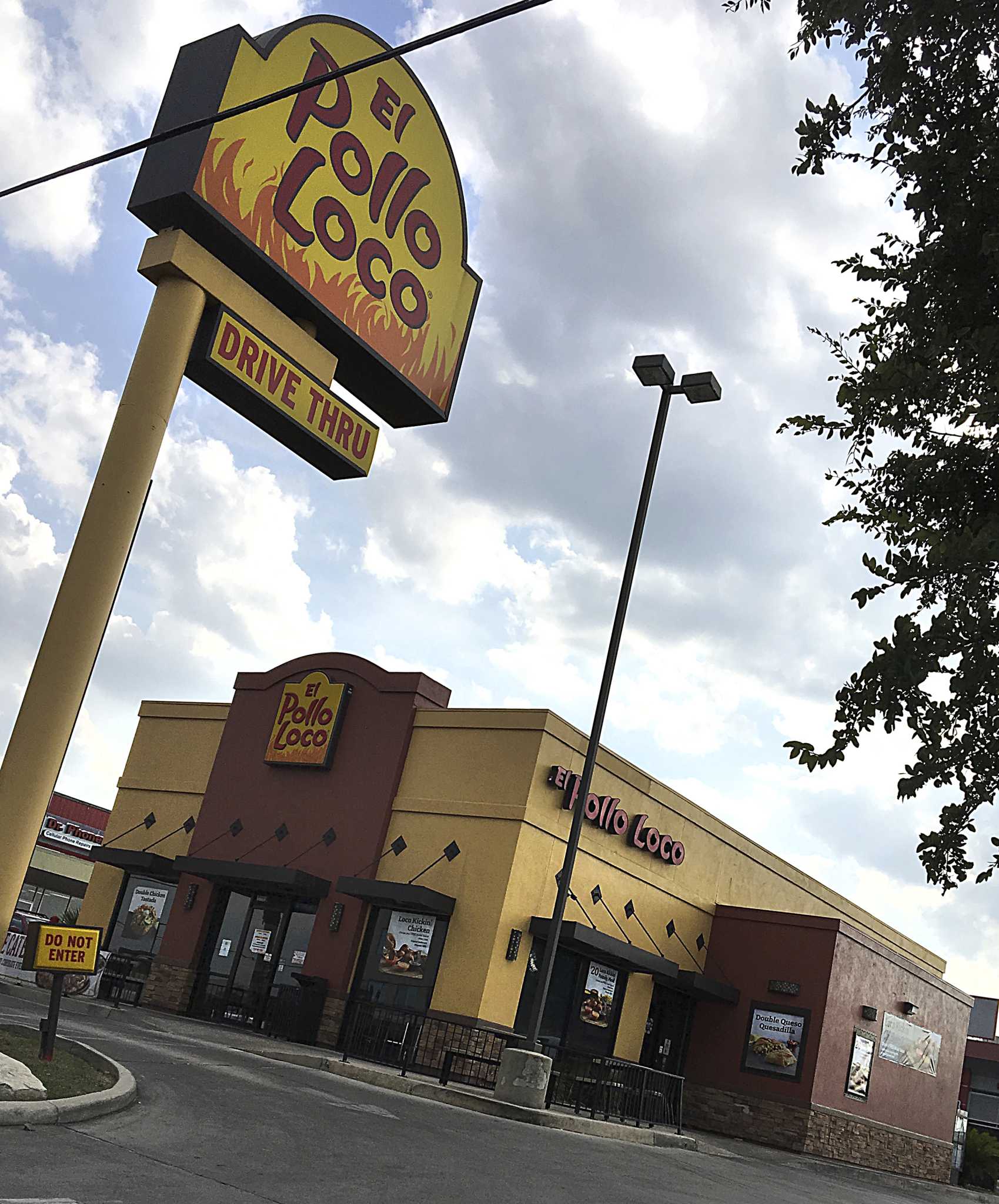 El Pollo Loco adopts ‘poison pill’ as S.A. investor buys stock