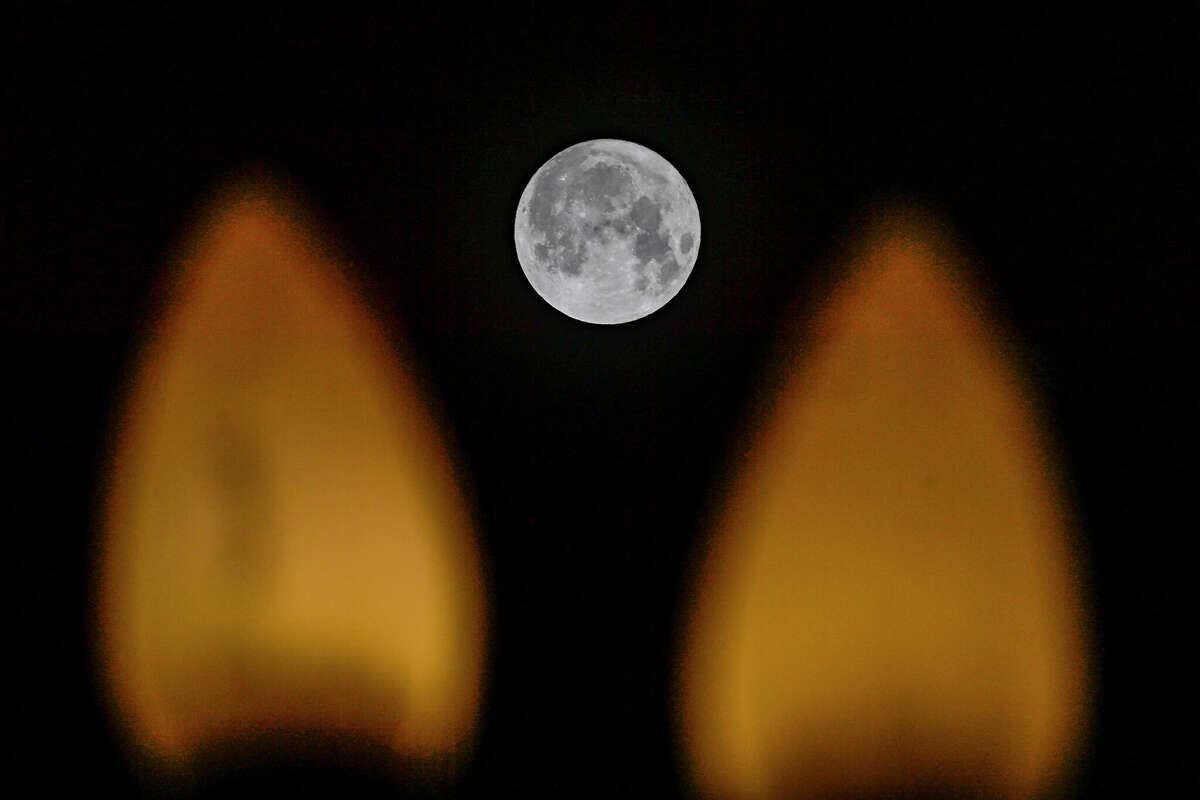 August supermoon: 10 stellar photos from around the world