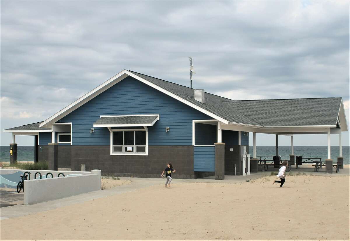 Manistee beach house finds new concessions vendor