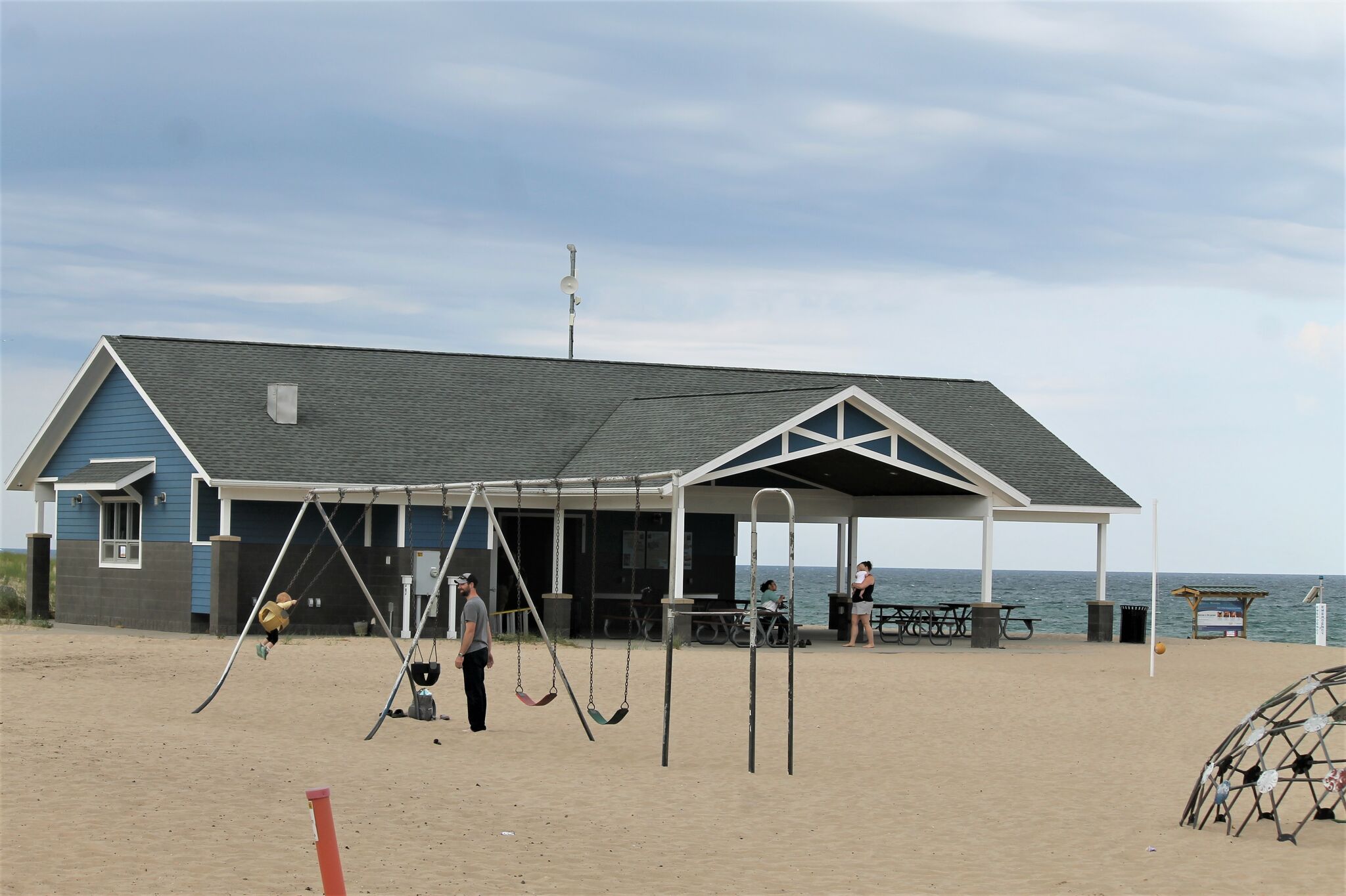 Manistee beach house finds new concessions vendor