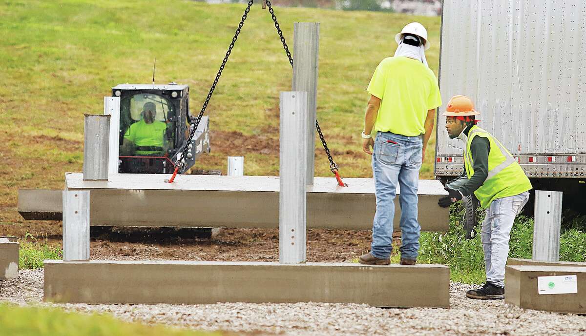 Alton solar project has soggy start