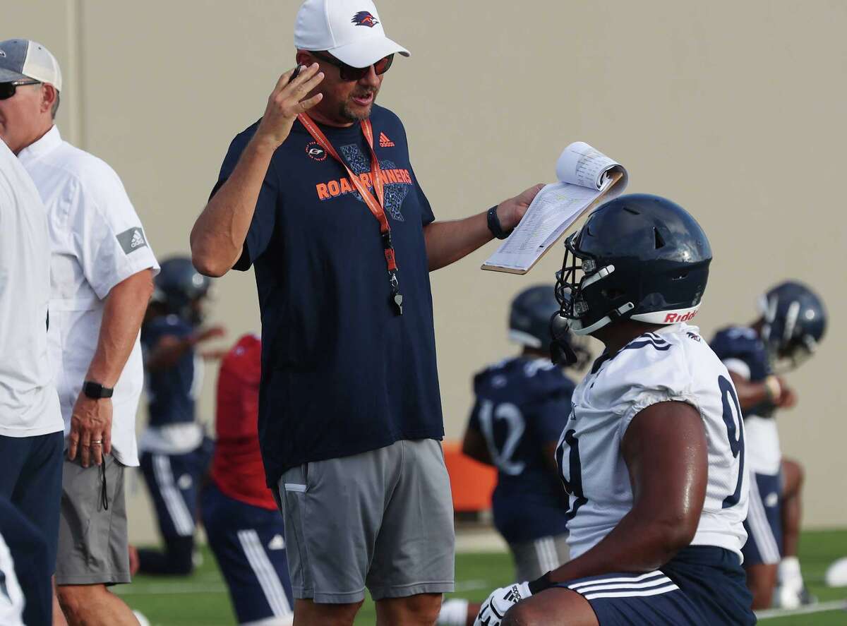 UTSA Roadrunners show off improved RB depth as fall practice opens
