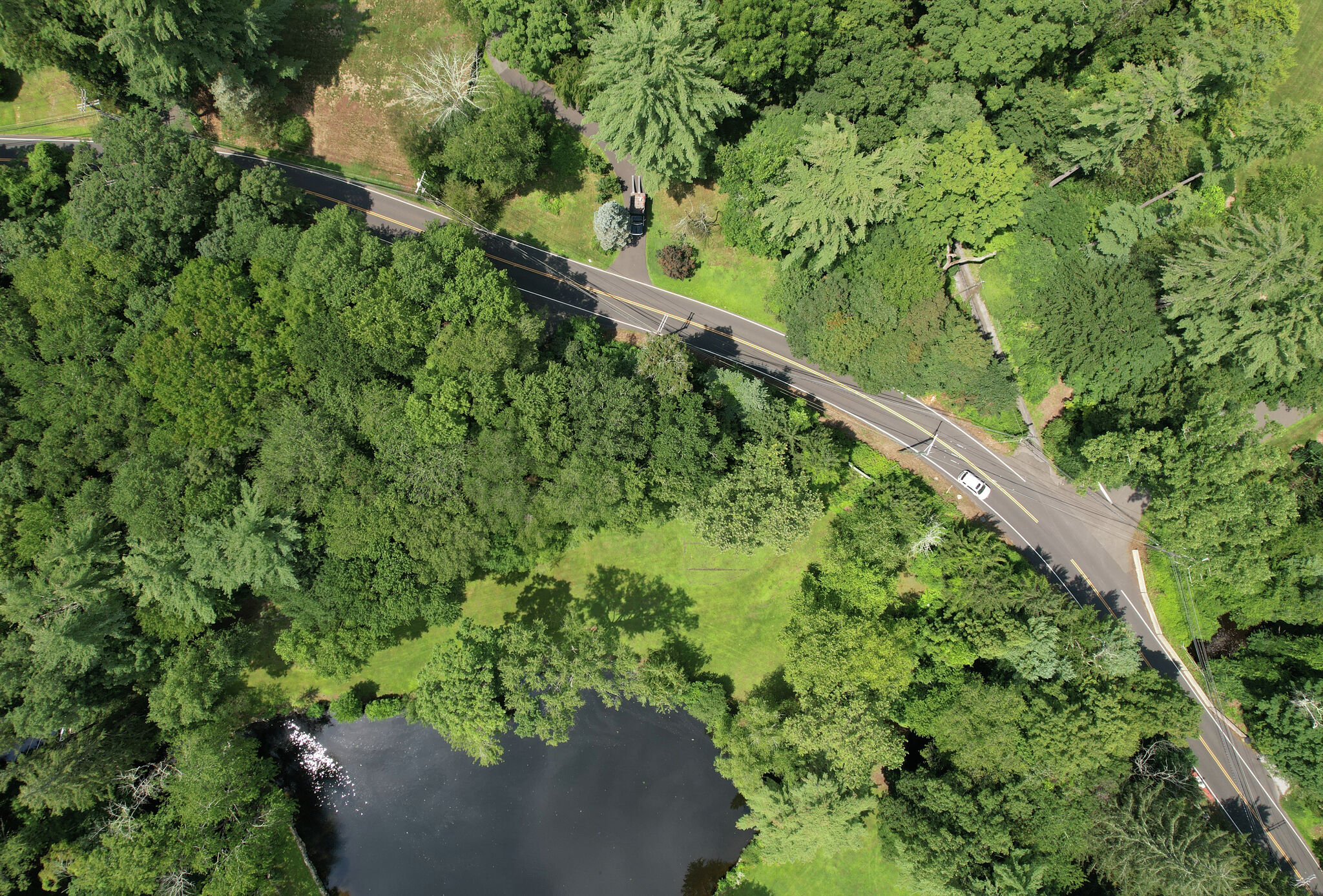 After Stamford fatal crash, worries rise about crossing Wire Mill Road
